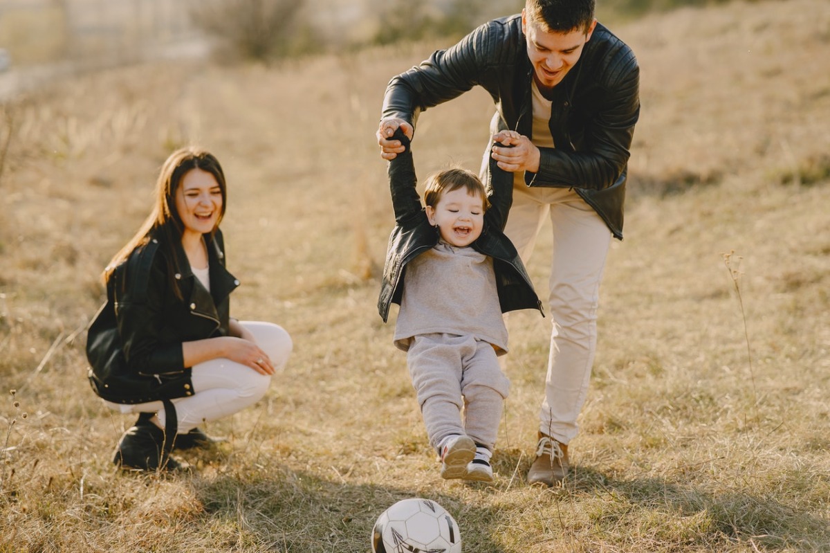 Things You Can Do to Foster a Healthy and Positive Family Life - Happy ...
